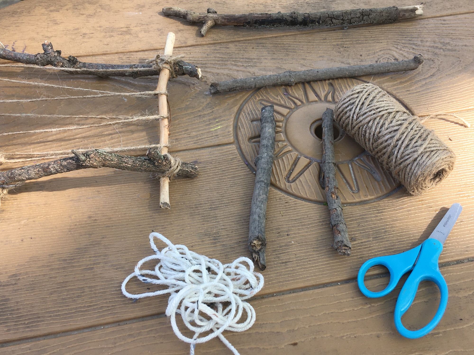 Nature Weaving - Mud Paper Scissors